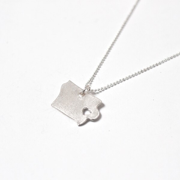 Iowa Necklace - Etsy
