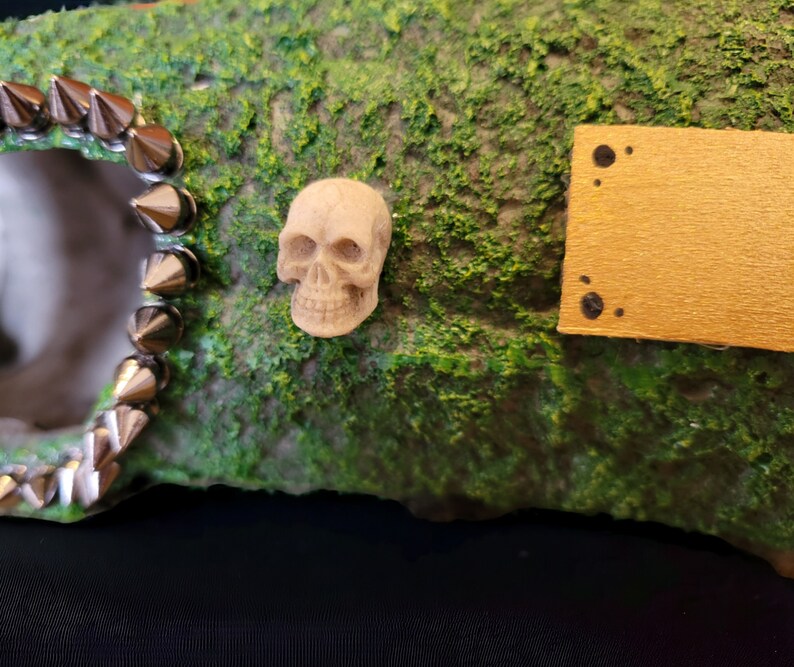 Leopard Gecko Hide Gothic Skull Custom Handmade Punk Reptile Tunnel ...