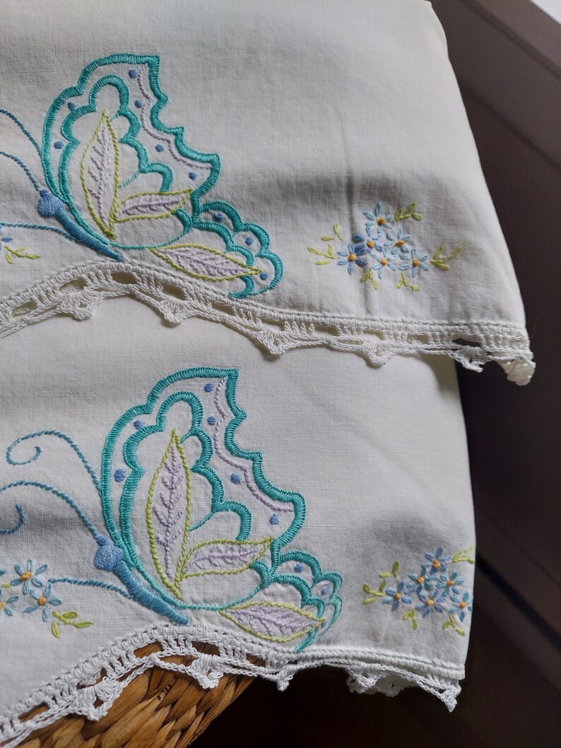 Cozy Cottage Vintage Hand Embroidered Butterfly Lace Trimmed ...