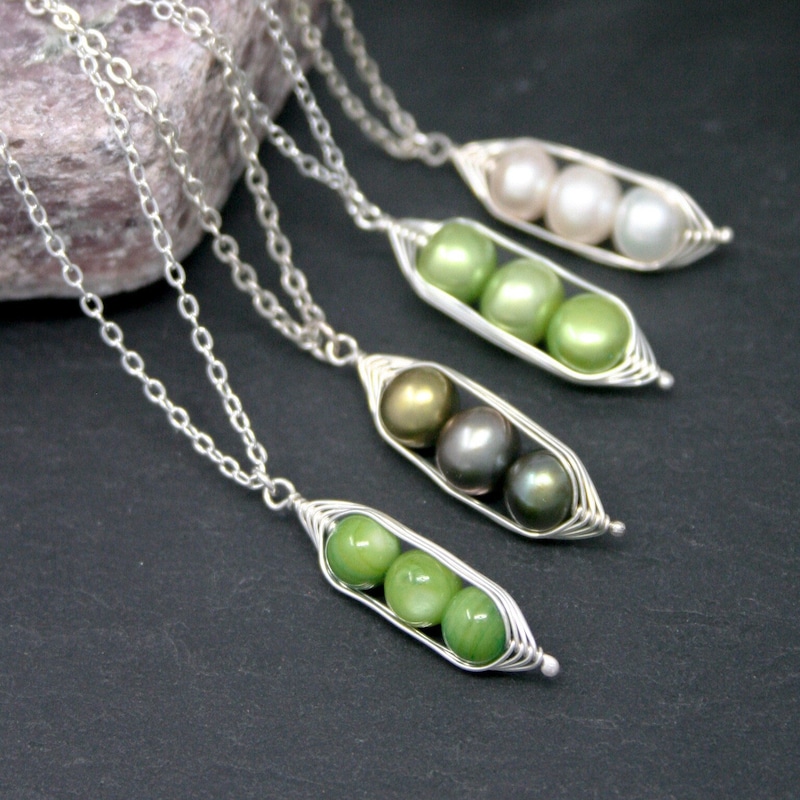 Pea Pod Necklace - Etsy