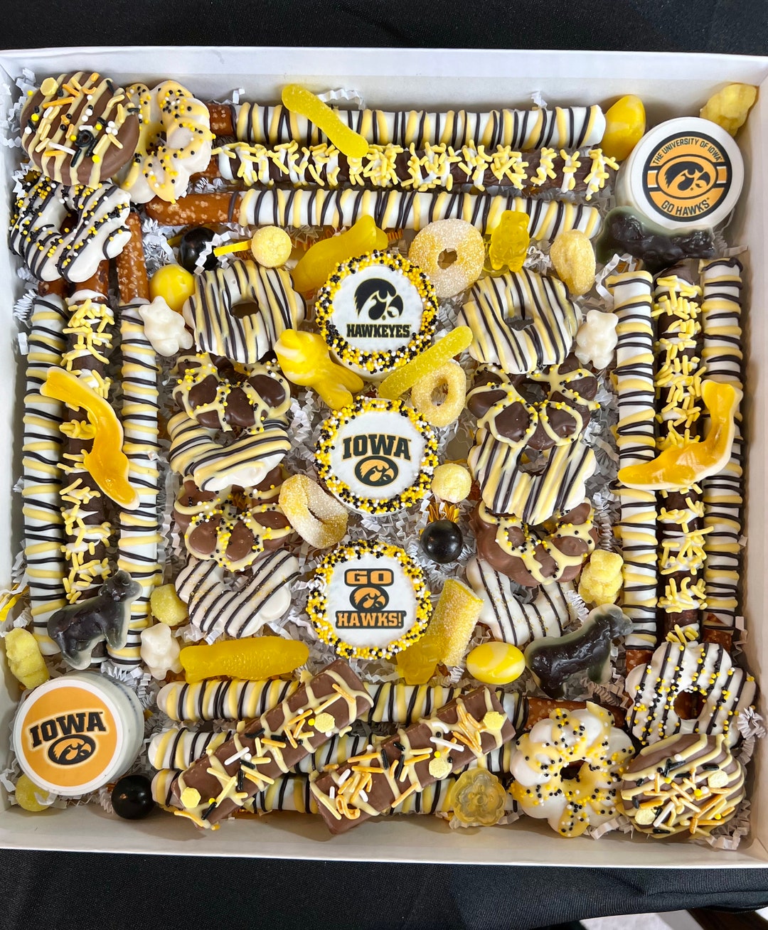 Delicious Custom Dipped Treats for Your Favorite Student or Party ...