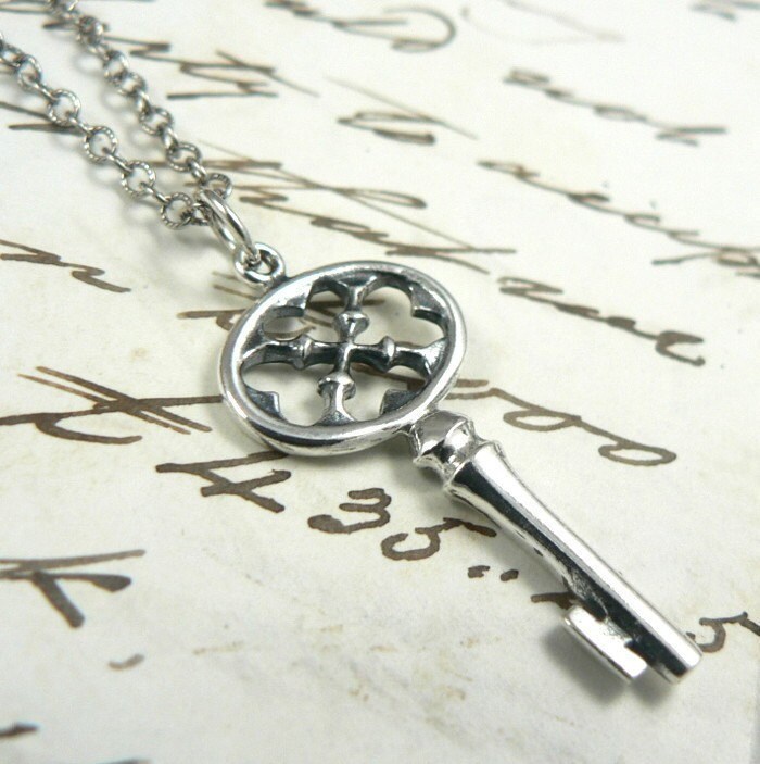 Antique Style Victorian Key Sterling Silver Necklace - Etsy