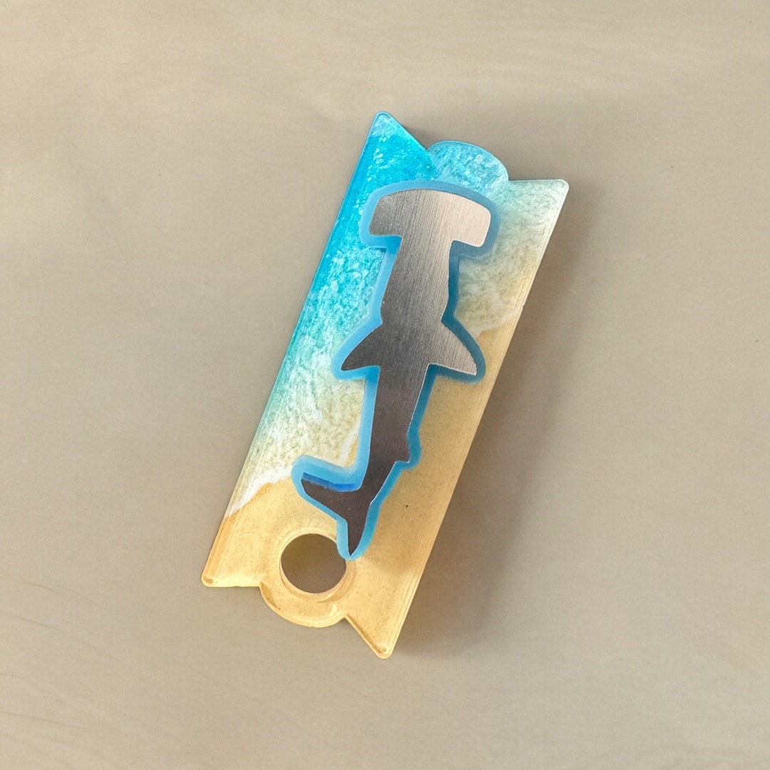 Glow-in-the Dark Hammerhead With Beach Background Stanley Topper 30oz ...