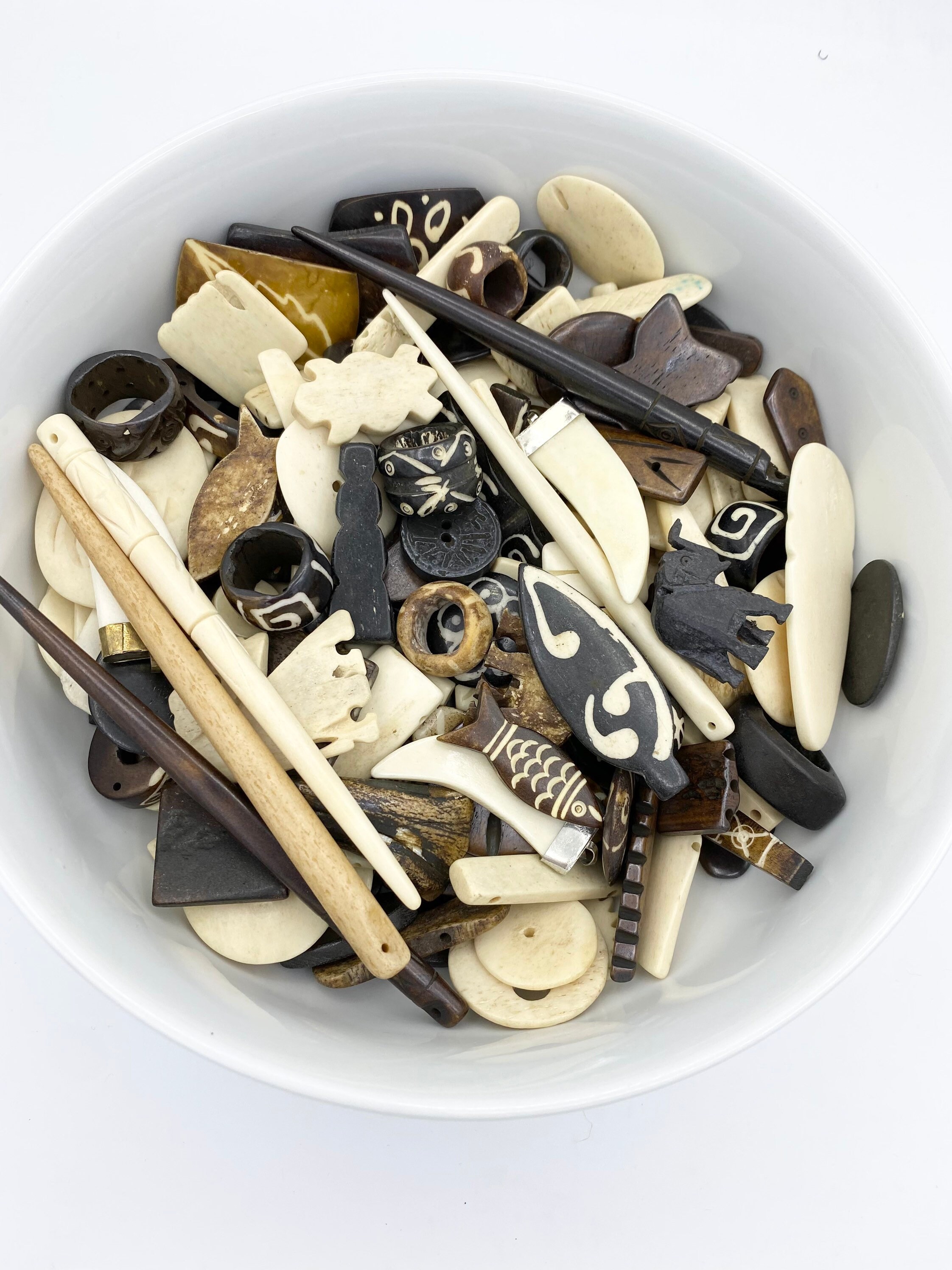 1/2lb Bone Bead Mix, Assorted Bone Beads, Half Pound, Carved Bone Beads ...