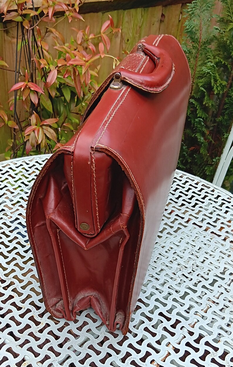 Good Quality Vintage Leather Briefcase. Gladstone Bag Doctors Bag ...