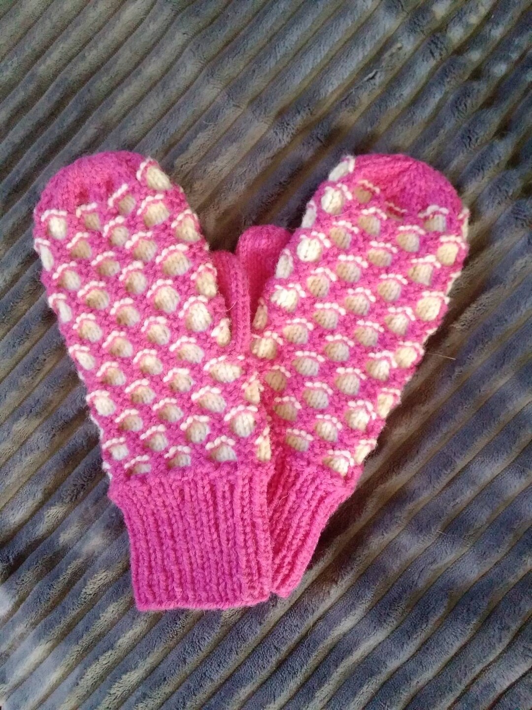 Traditional Newfoundland Mittens - Hand Knit-adult - Magenta/white - Etsy