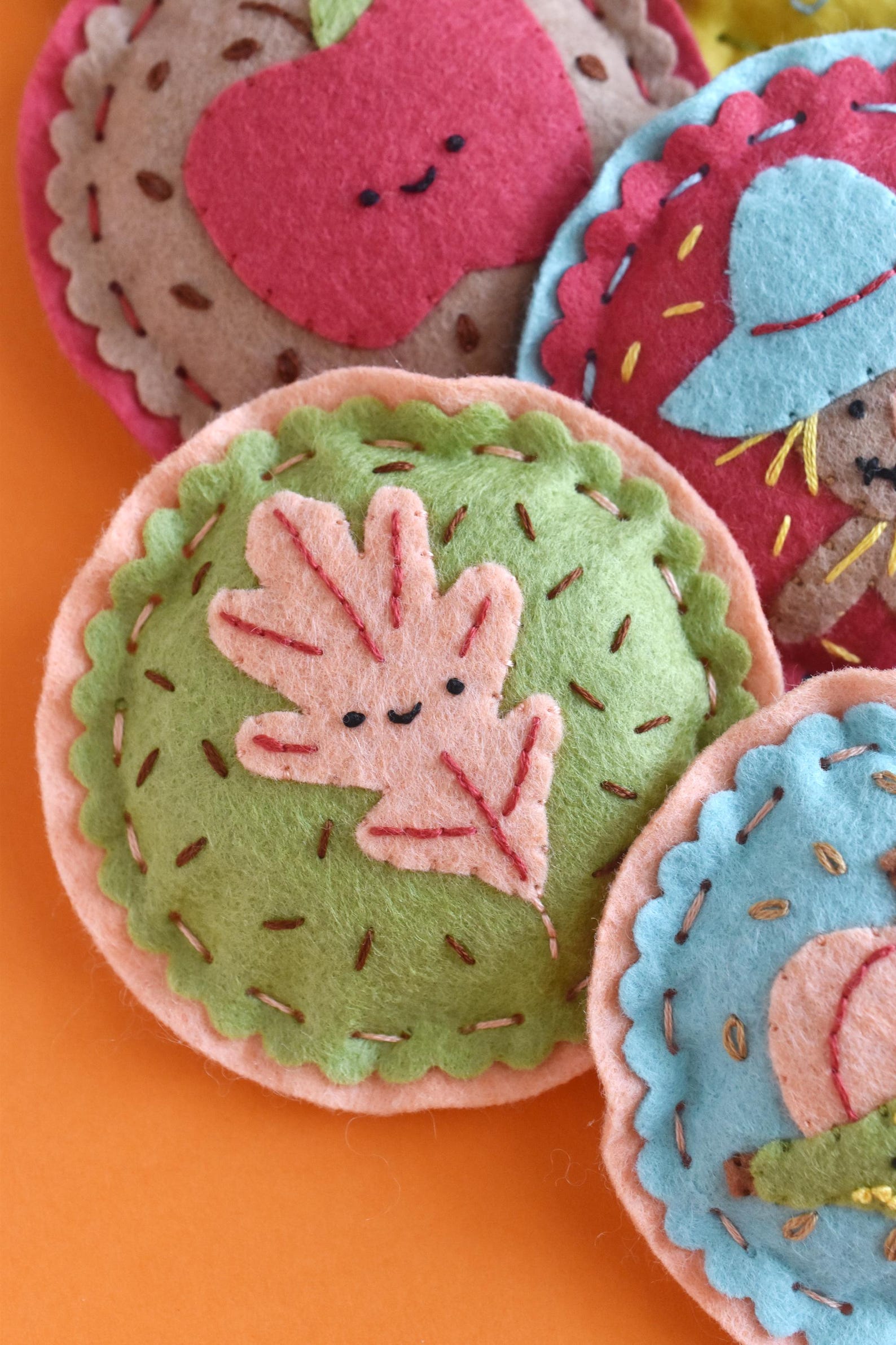 It Felt Like Fall Felt Ornaments - DIY Project With PDF Patterns and ...