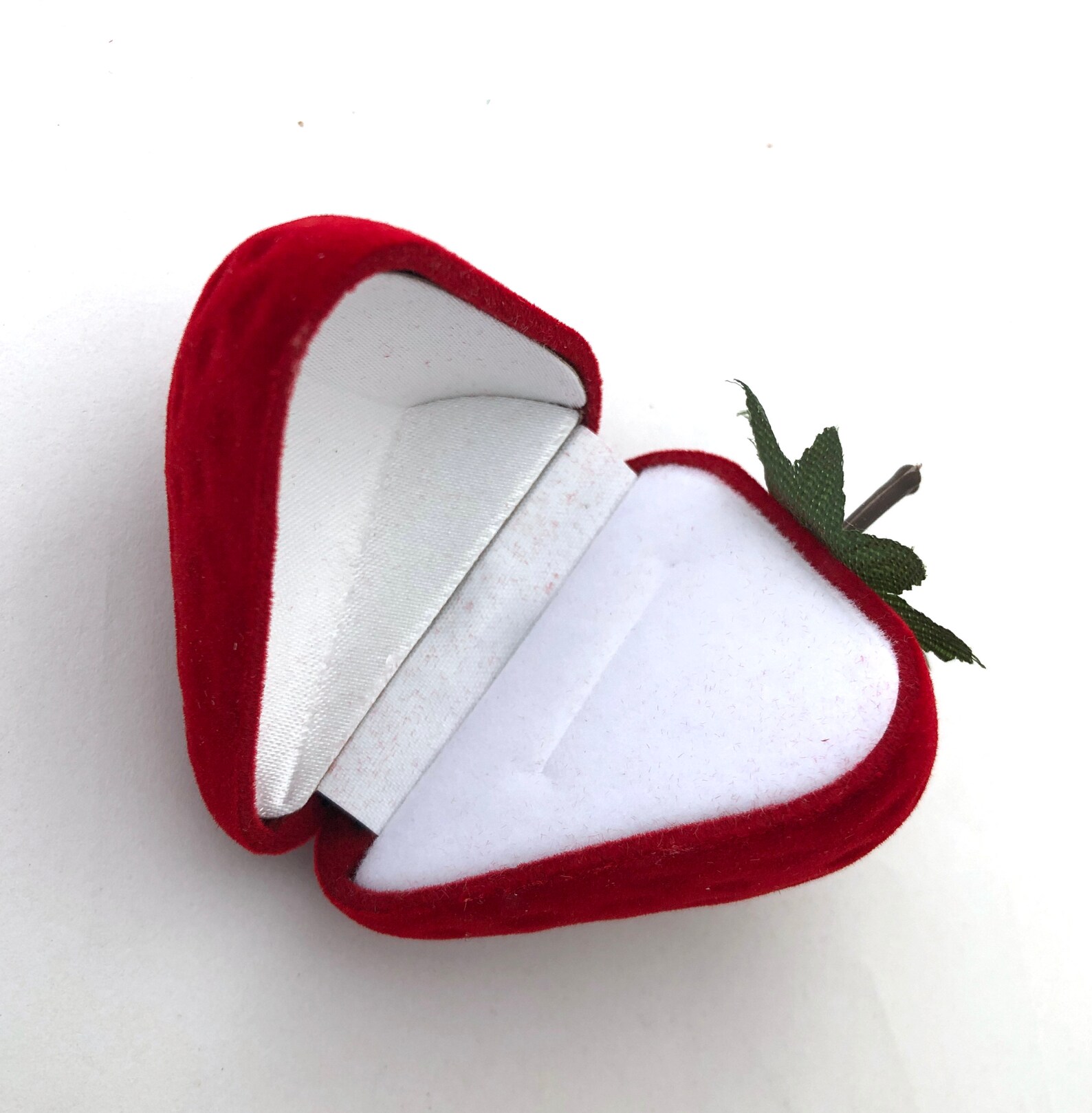 Strawberry Ring Box - Etsy