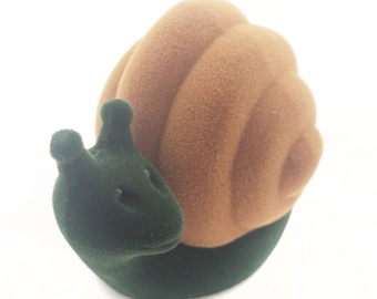 Gorgeous Ring Box by FELANA'S | Dimensions: 4.5 X 5.5 X 5 Cm - 1.77 X 2 ...