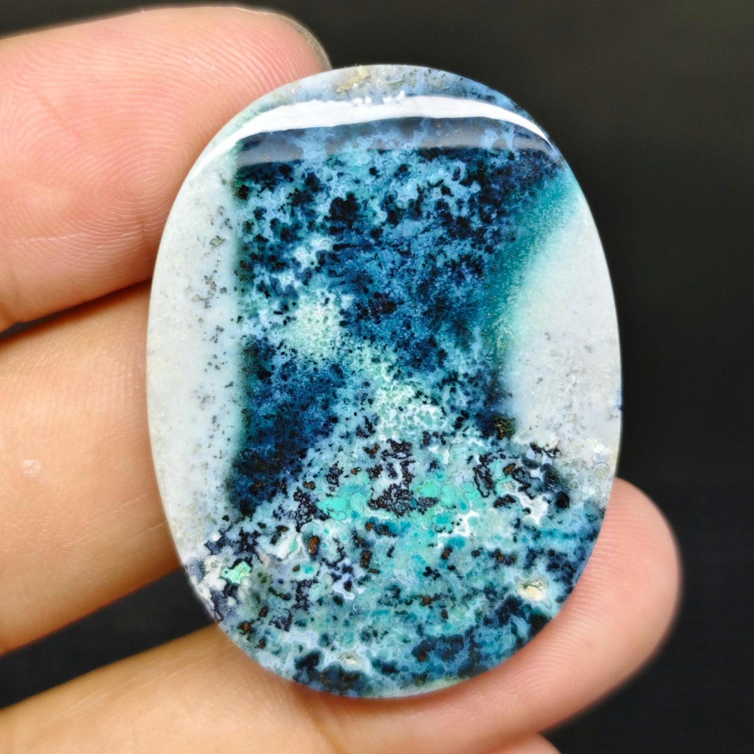 Blue Elektrik Gemsilica Bacan | Potret Women Stone | Size:43x33x5.7mm ...