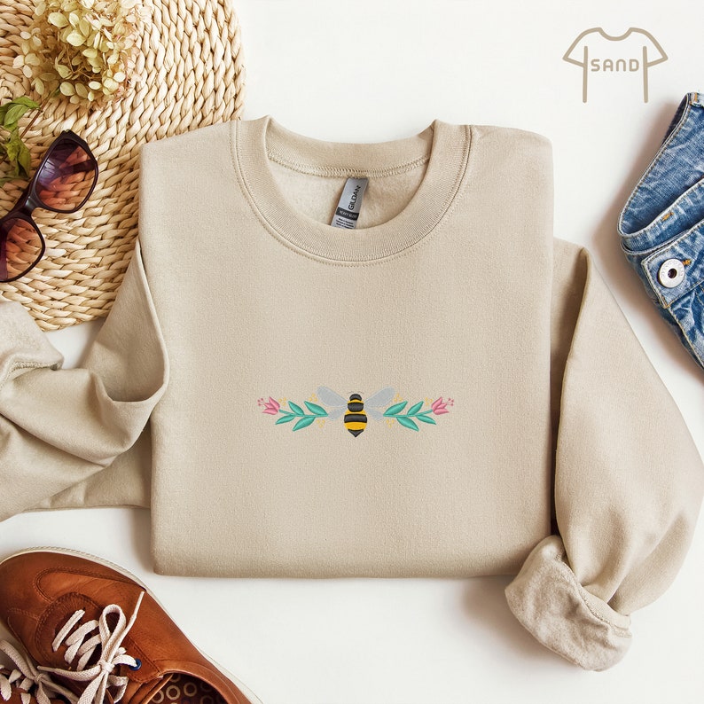 Embroidered Floral Bumble Bee Sweatshirt, Honey Bee Anatomy Crewneck ...