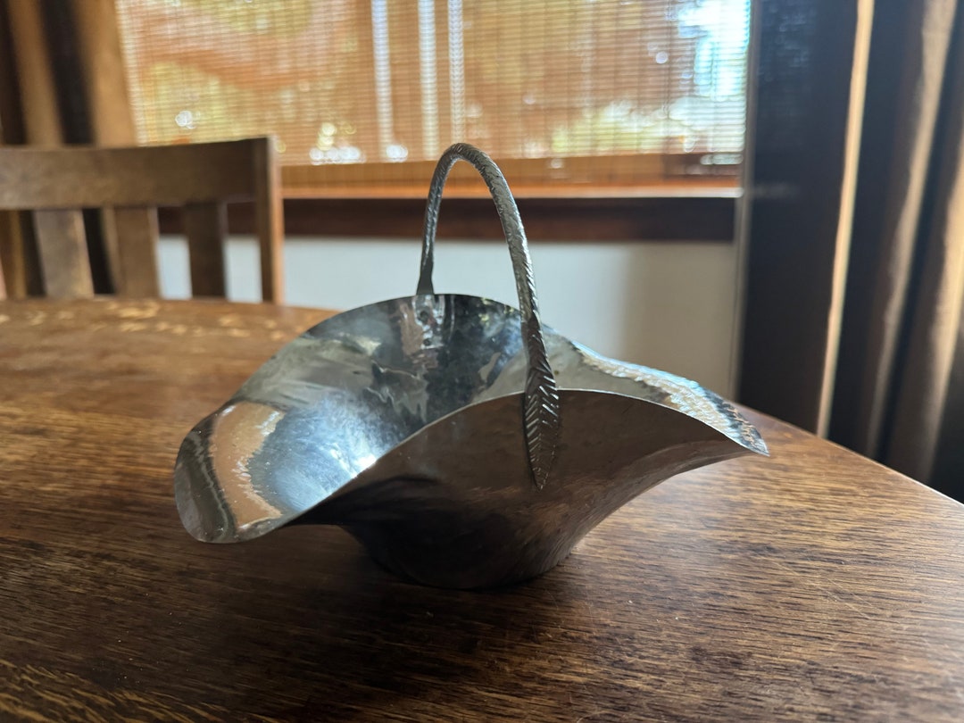 Vintage, Hammered Aluminum Basket - Etsy