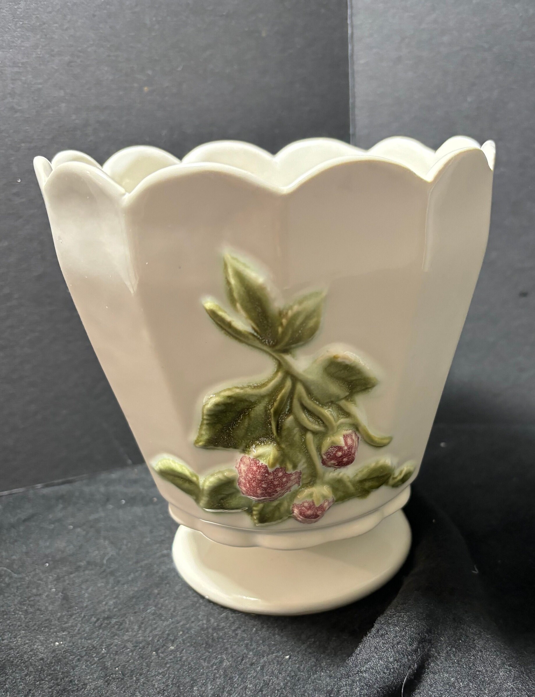 Vintage, Hull Planter, Raised Strawberries, White, C.1950s 7 Tall by 7 ...
