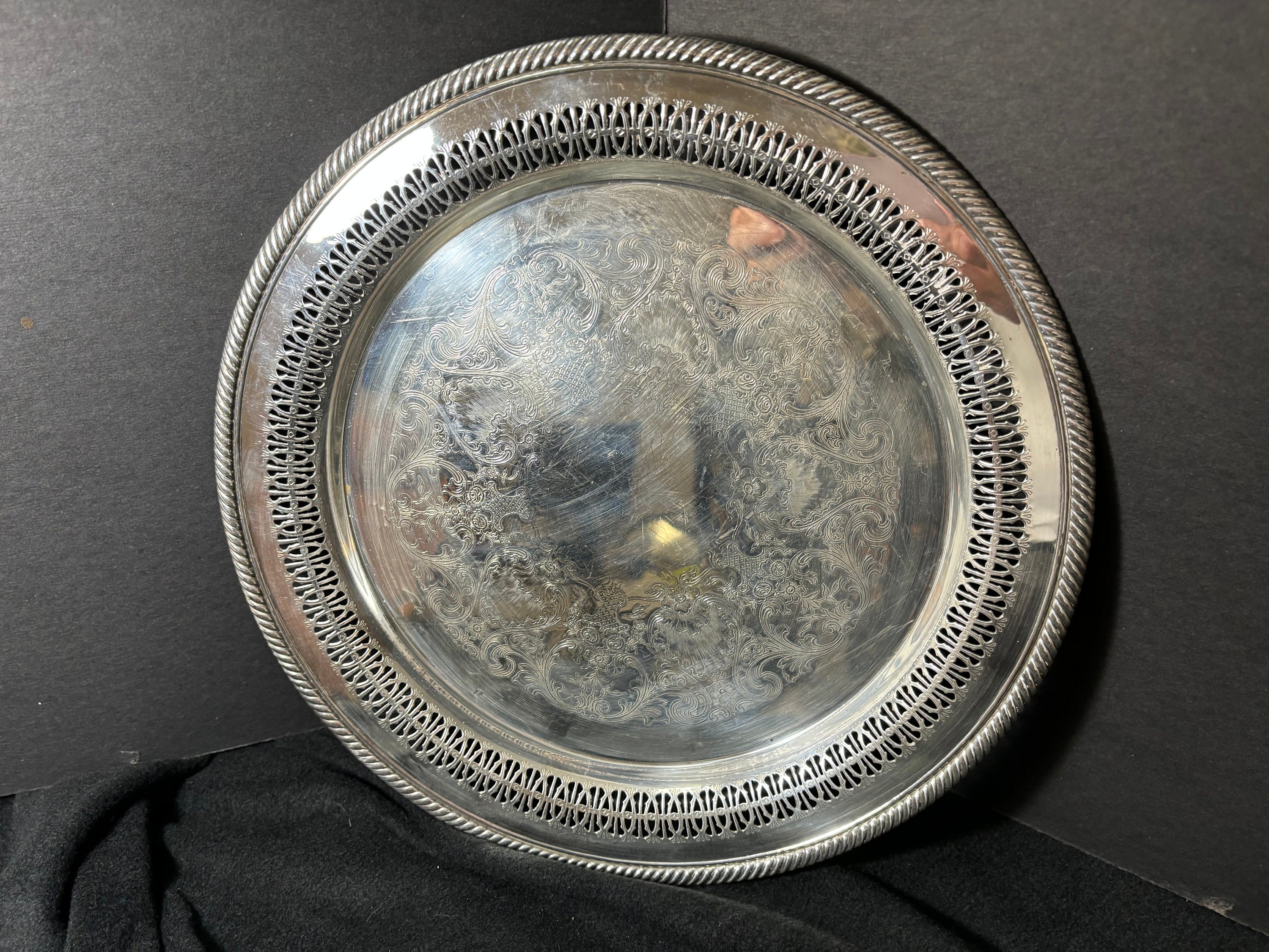 Vintage WM Rogers Plate 160 with an Etched Floral Design and Rope Trim ...