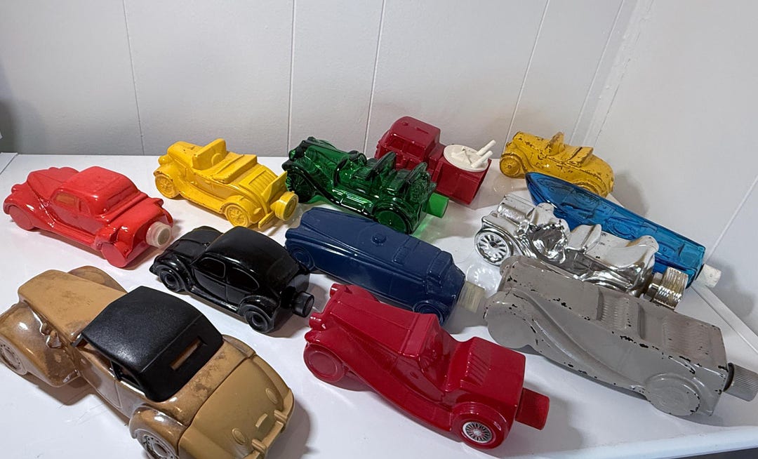 Vintage, 12 Avon Car Cologne Bottles, 1 Boat, 1 Firetruck, 10 Cars ...