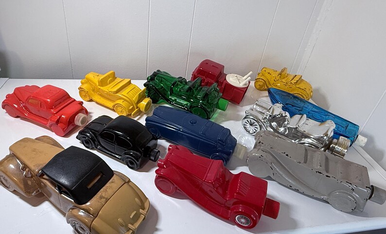 Vintage, 12 Avon Car Cologne Bottles, 1 Boat, 1 Firetruck, 10 Cars ...