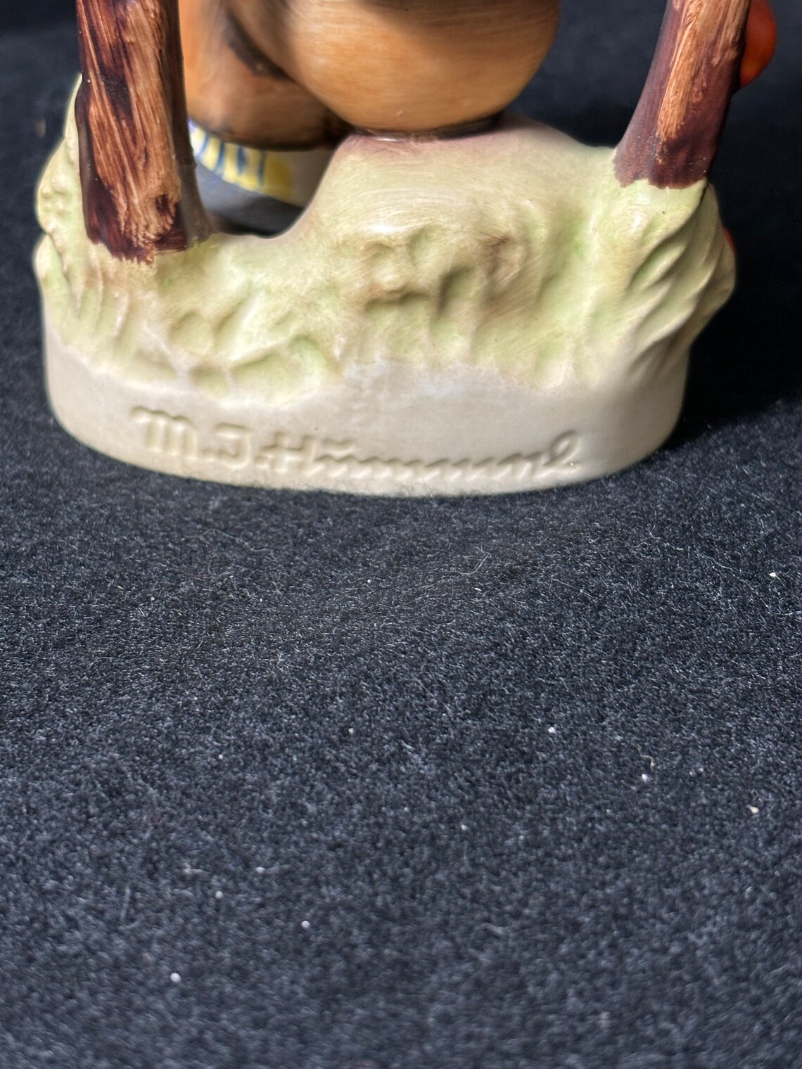 Hummel Figurine 174, Goebel Hummel, She Loves Me She Loves Me Not, TMK ...