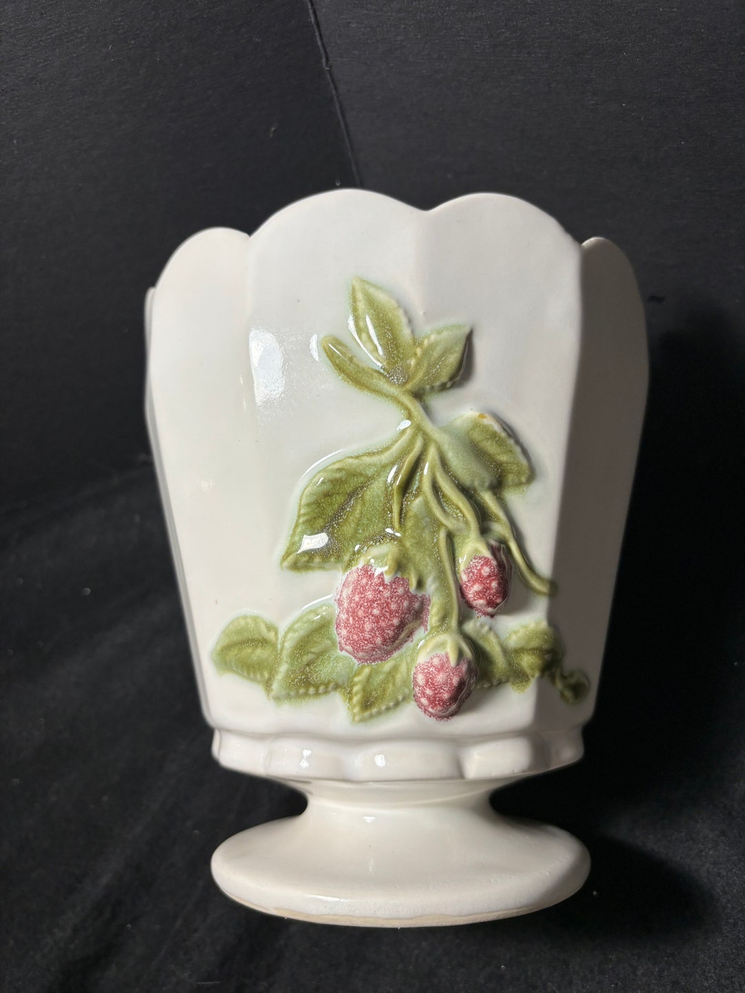 Vintage, Hull Planter, Raised Strawberries, White, C.1950s 7" Tall by 7 ...