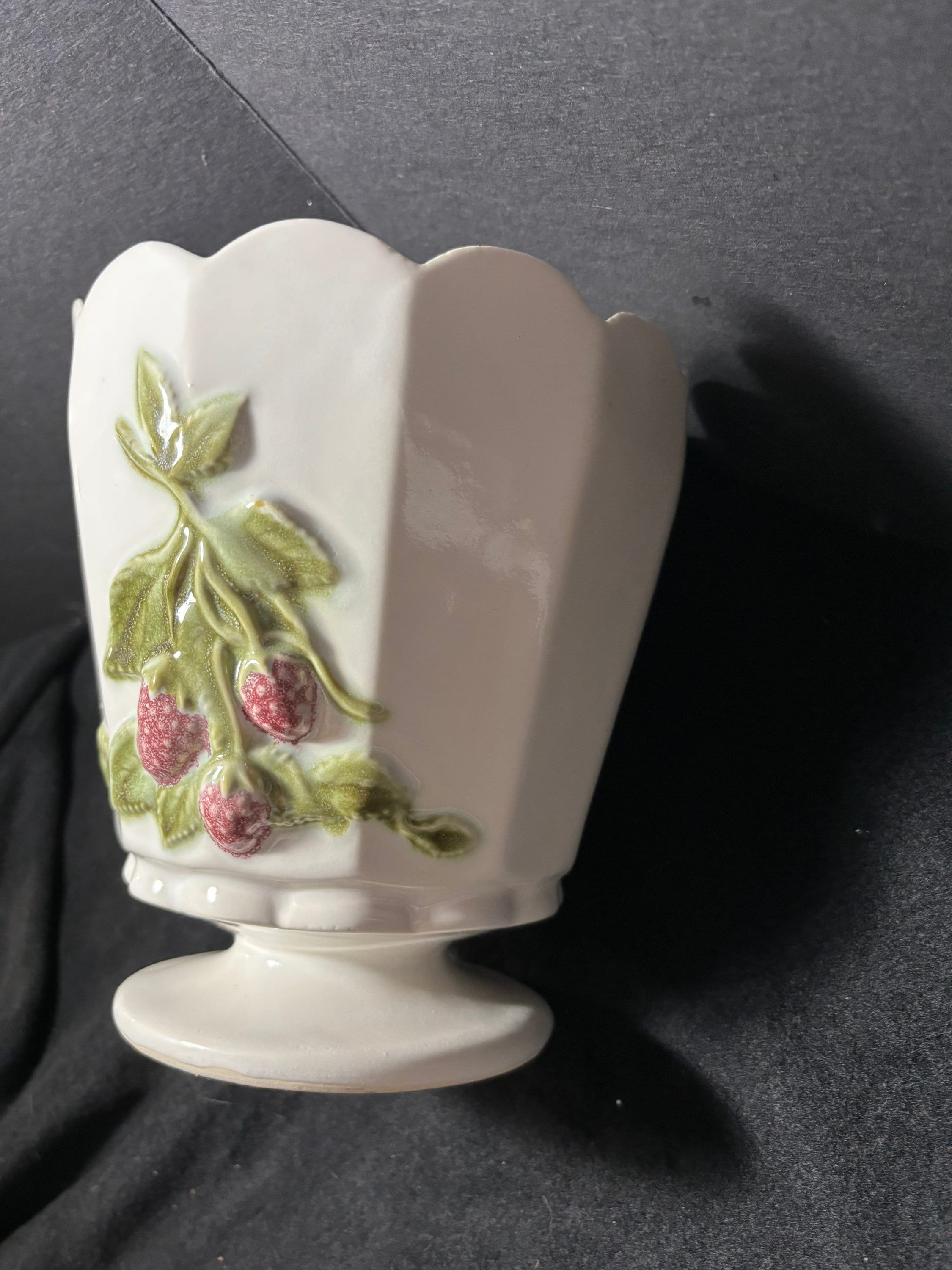 Vintage, Hull Planter, Raised Strawberries, White, C.1950s 7 Tall by 7 ...