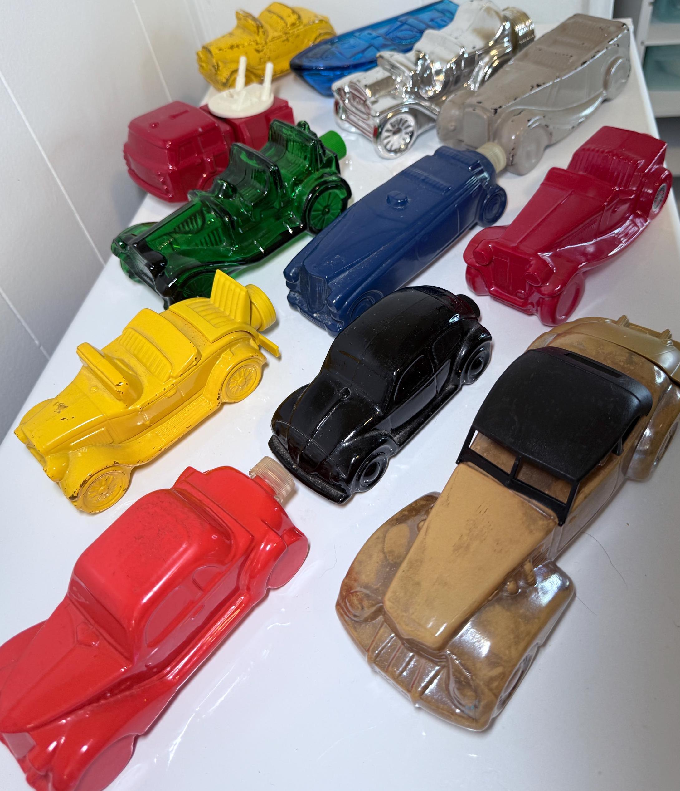 Vintage, 12 Avon Car Cologne Bottles, 1 Boat, 1 Firetruck, 10 Cars ...