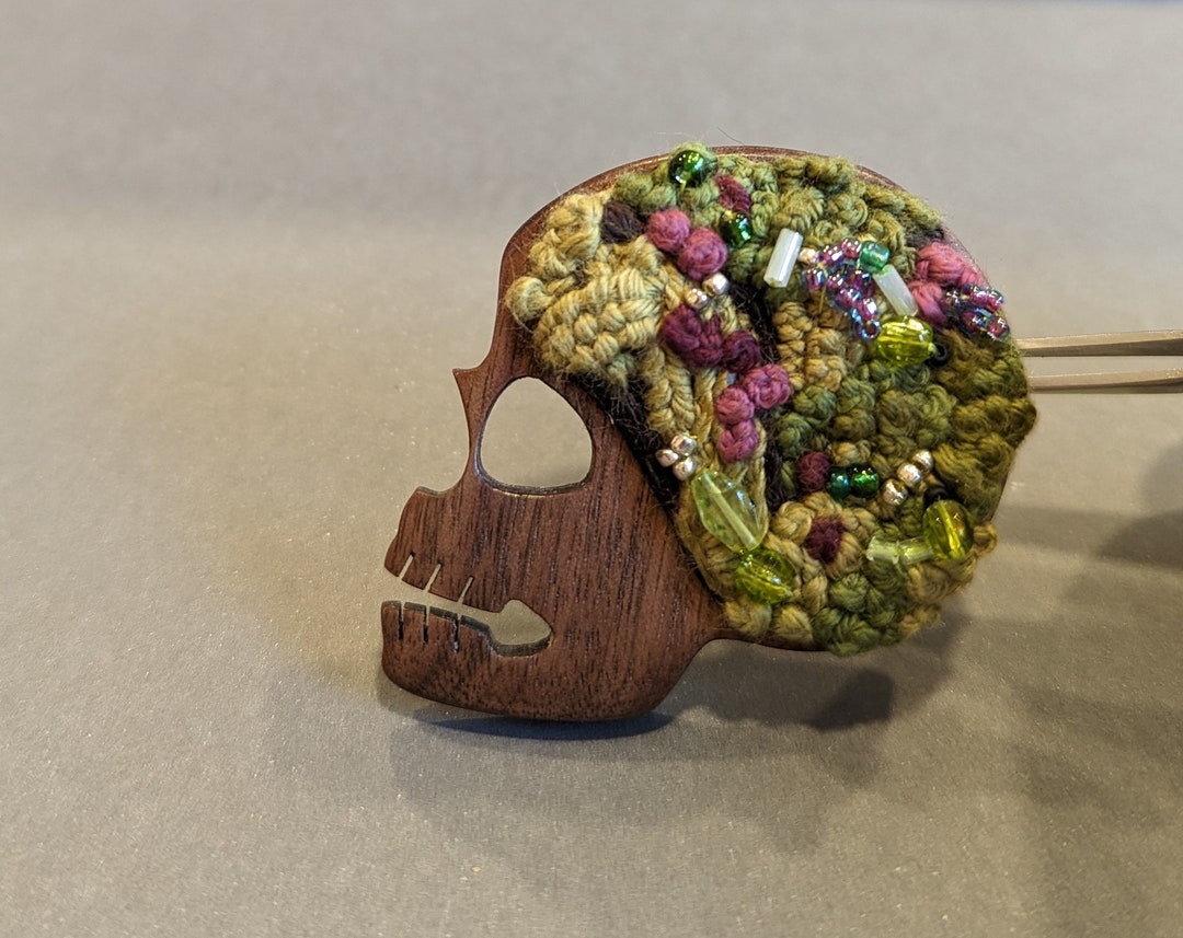 MOSS Embroidery Textile Art SKULL Brooch - Memento Mori Hand ...
