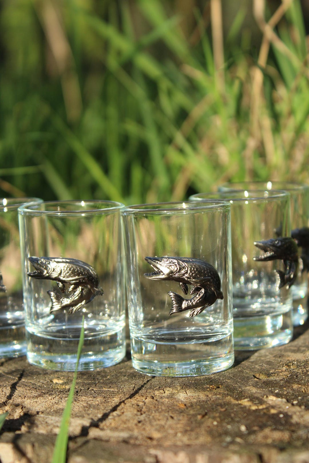 Shot Glass Set With Pike Relief – in Wooden Gift Book-style Box. Shot ...