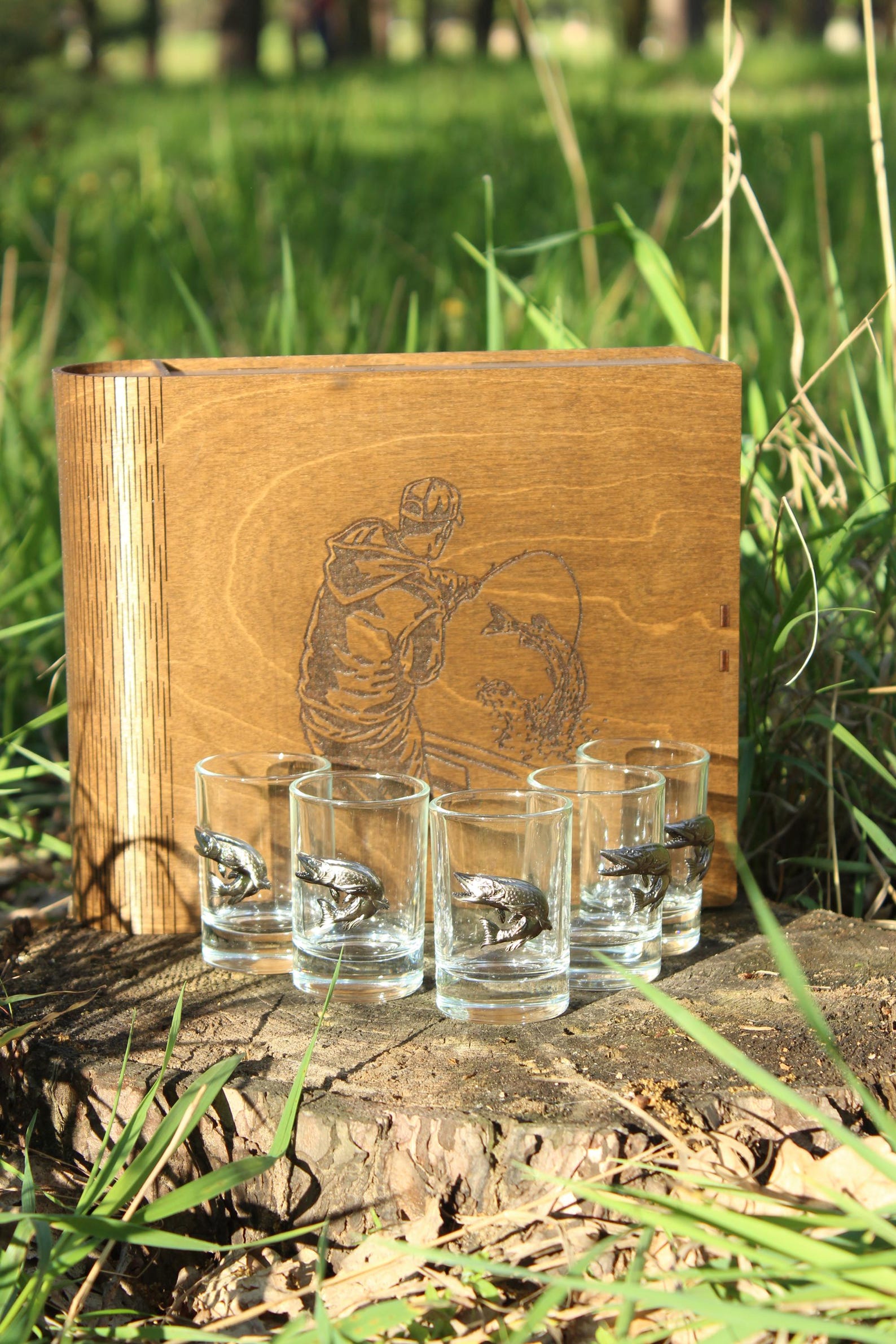 Shot Glass Set With Pike Relief – in Wooden Gift Book-style Box. Shot ...