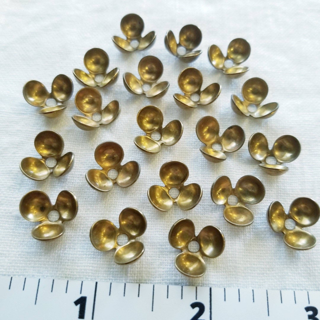 Vintage Brass Jewelry Findings- Set of 20 Trefoil Cap - Etsy