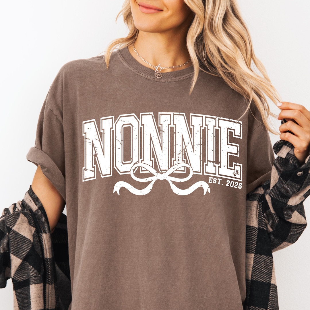 Nonnie Est 2026 SVG PNG, Retro Grandma Design, Distressed College Font ...