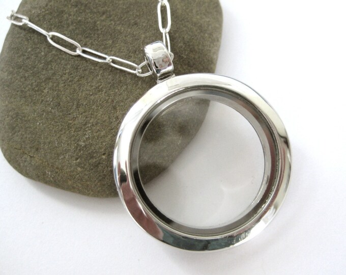 SMALL Magnetic Glass Memory Locket, Fill With Custom Photos, Keepsakes ...