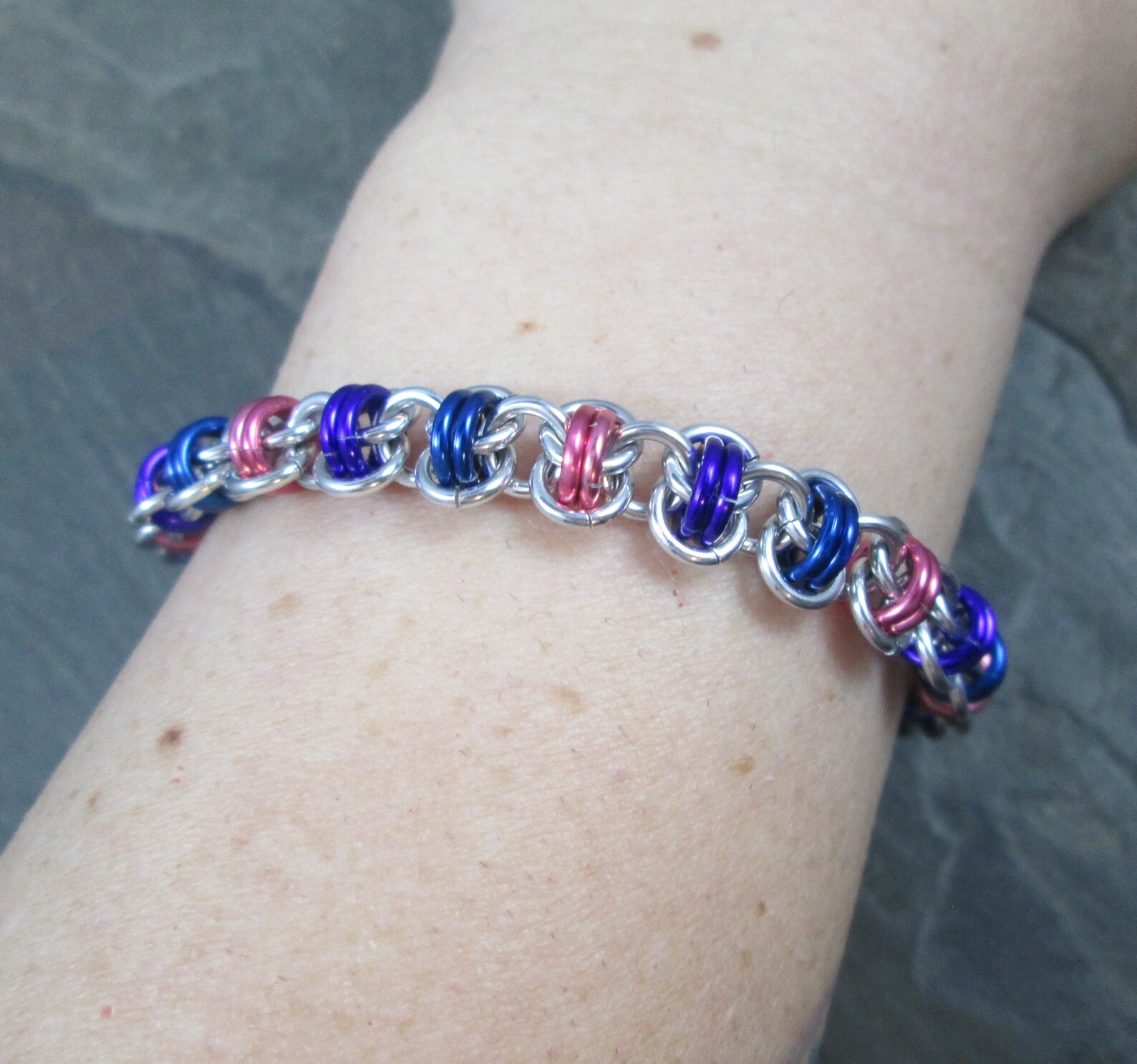Chainmaille Bracelet Bisexual Pride Barrel Weave LGBTQ - Etsy