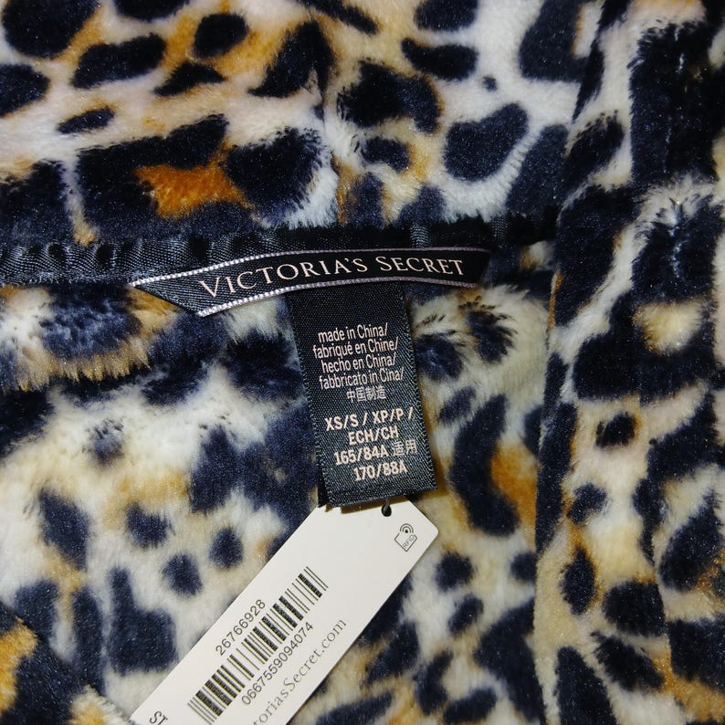Victoria's Secret PLUSH ROBE Leopard Lingerie Women Girl Soft Luxury ...