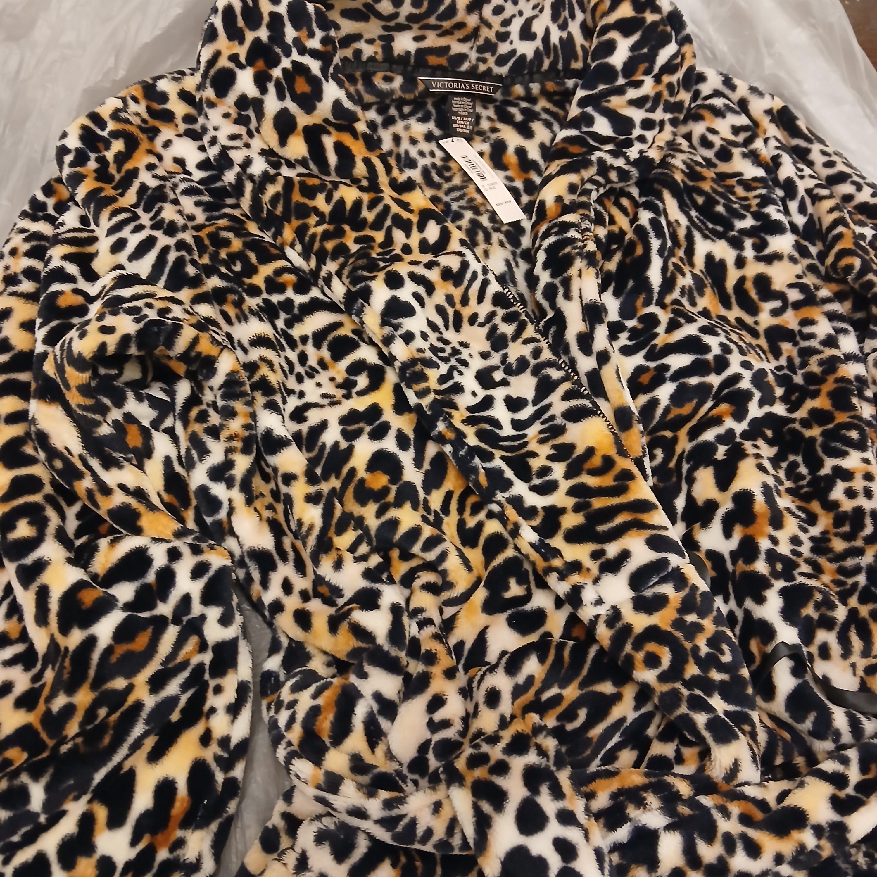 Victoria's Secret PLUSH ROBE Leopard Lingerie Women Girl Soft Luxury ...