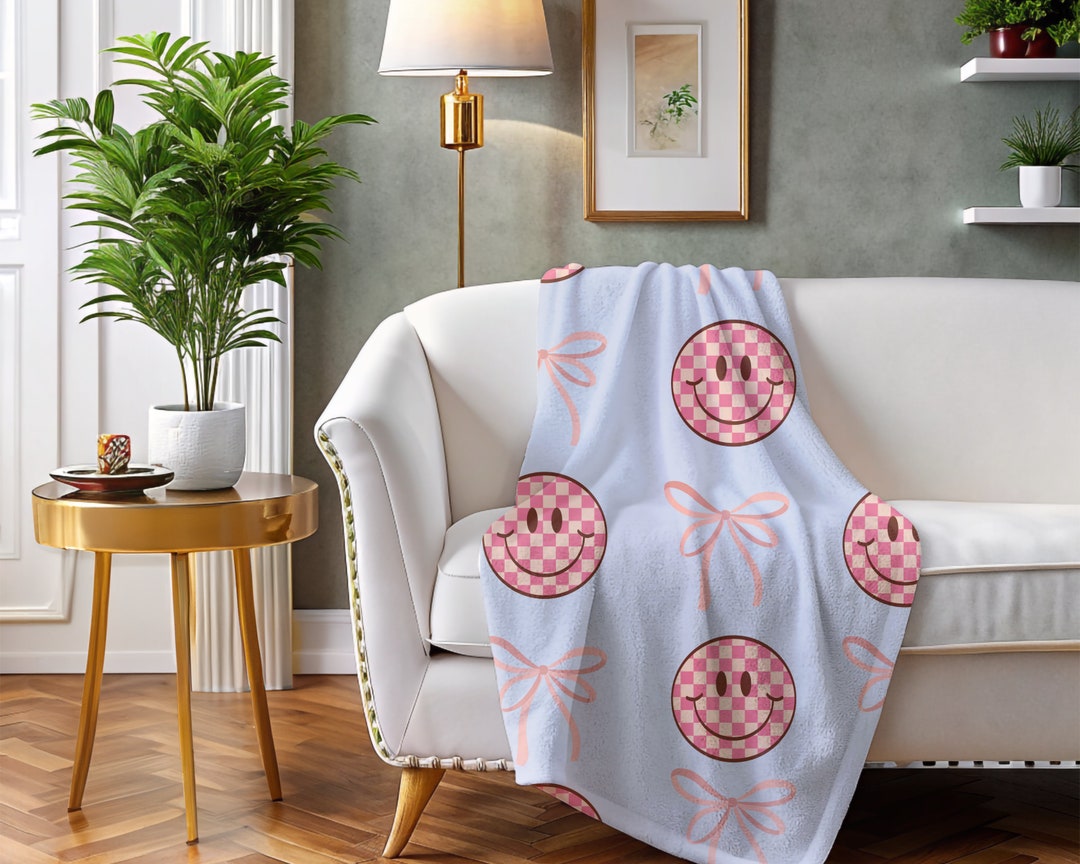 Cute Coquette Blanket, Smiley Face Blanket, Aesthetic Blanket, Cute ...