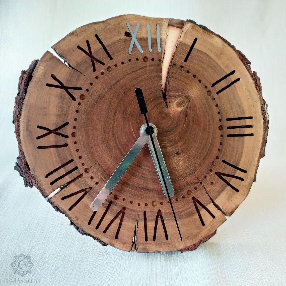 Handmade Wooden Slice and Epoxy Resin Wall Clock Elegant Walnut Wood ...