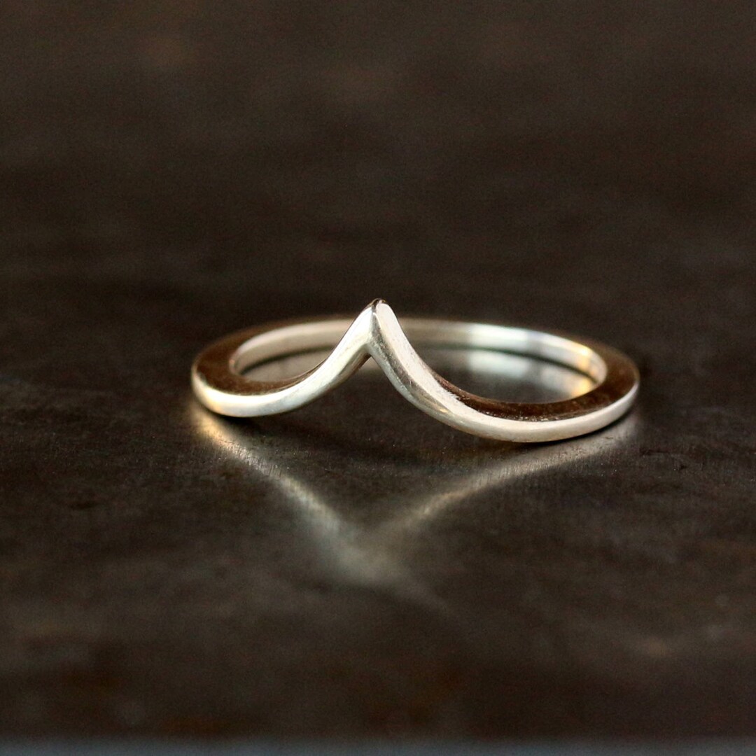 Gold Point Ring, Deep V Chevron, 14k Gold Band, Stacking Wedding ...
