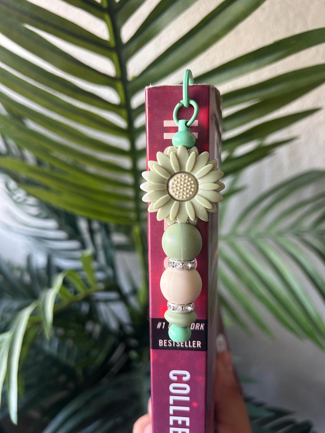 Beaded Bookmark: Sage Green Daisy Flower, Girly Book Lover Gift - Etsy