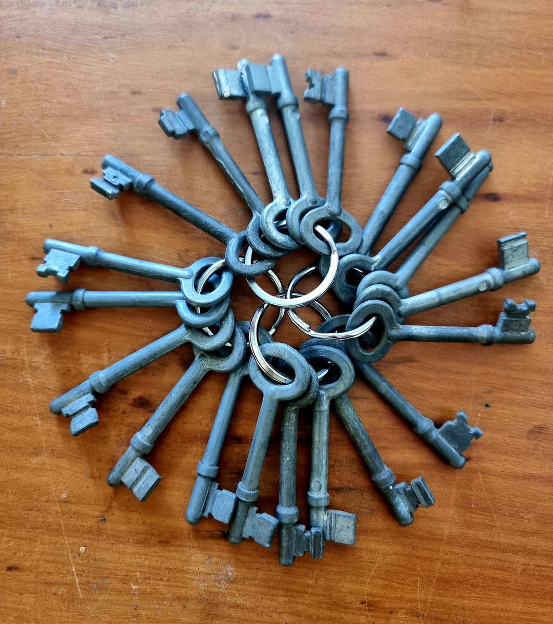 Set of 5 Cast Iron Early 1900s Skeleton Keys Home Decor Farmhouse ...