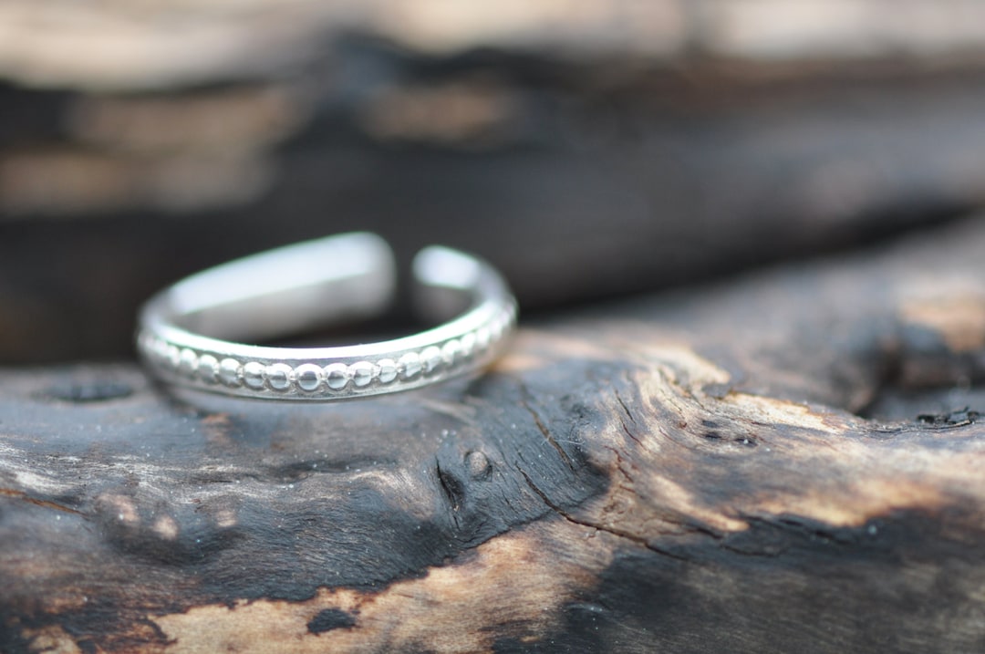 Sterling Silver Beaded Pattern Toe Ring - Etsy