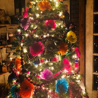 Vintage Tinsel Foil Posada Garland. Mexican Posada Christmas Home ...