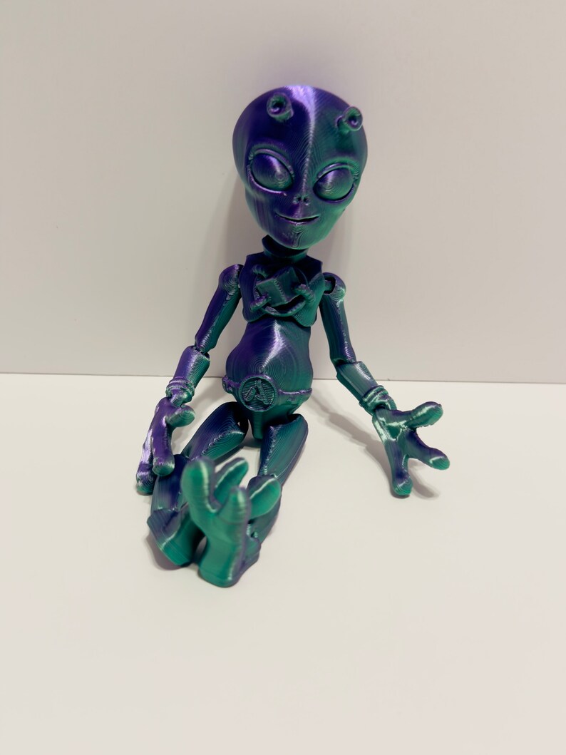 Flexi Factory Articulating Alien Sculpture 3D Printed Extraterrestrial ...