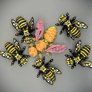 3D Printed Cyber Bee With Articulating Joints and Moving Wings - Flexi ...