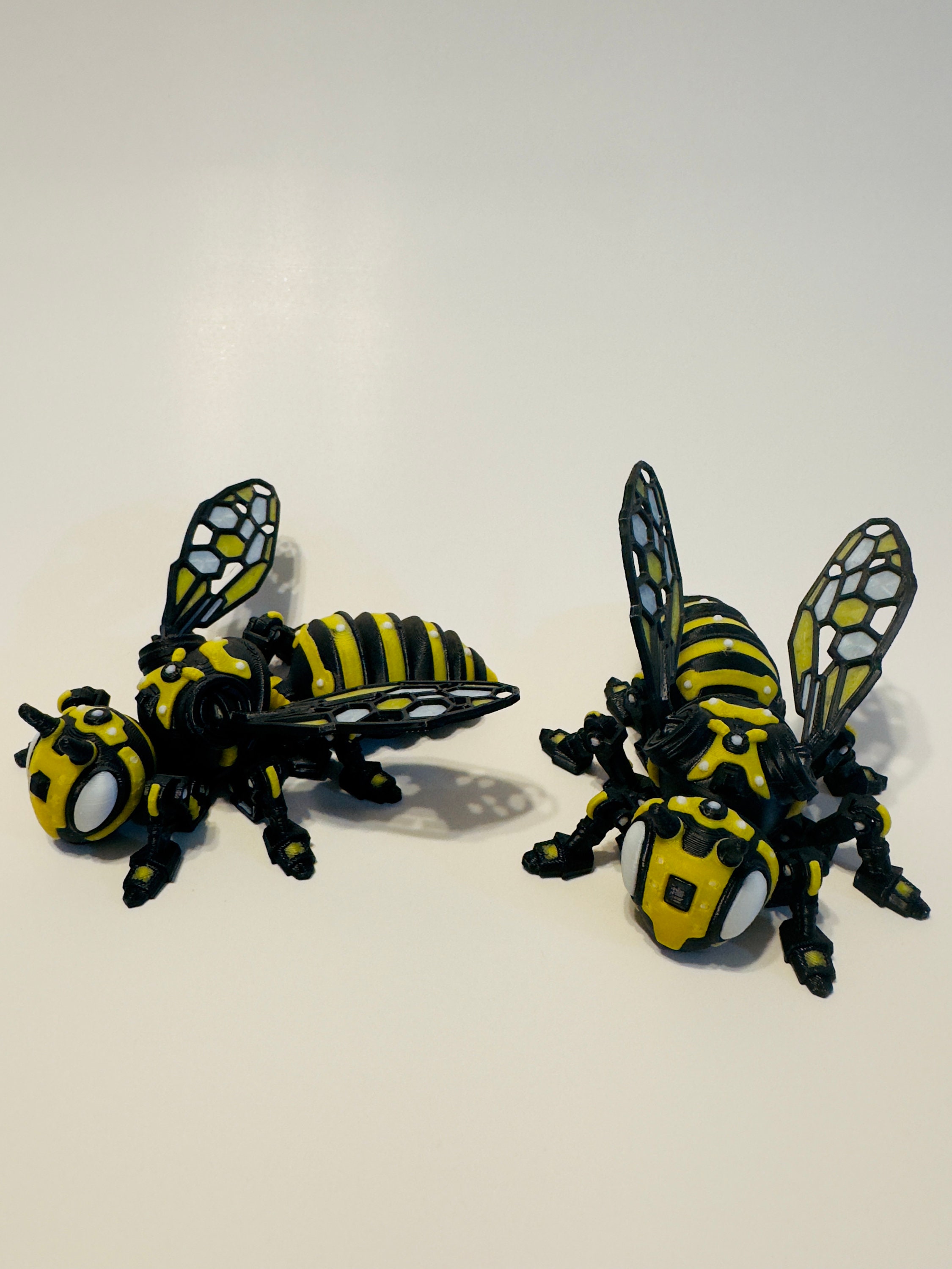 3D Printed Cyber Bee With Articulating Joints and Moving Wings Flexi ...