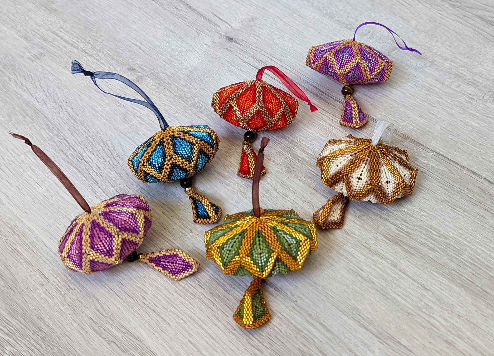 Christmas Pods - Etsy