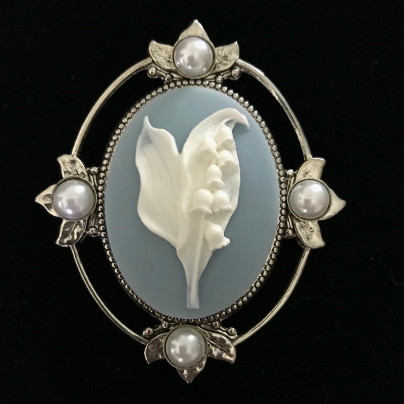 Flower Cameo Brooch - Etsy