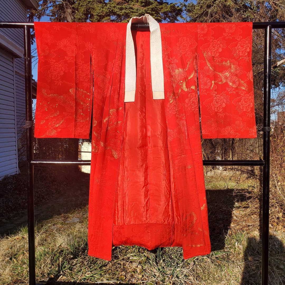 Gorgeous Vintage Japanese Juban Red Silk Kimono With Gold Cranes ...