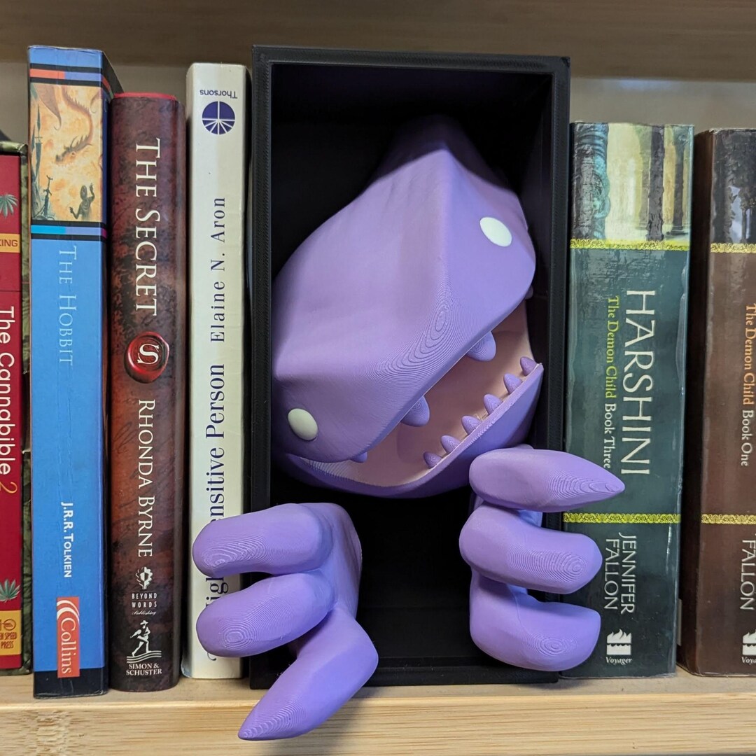 Cute Ghost Book Nook - Spooky Bookshelf Decor, Fantasy Shelf Art ...