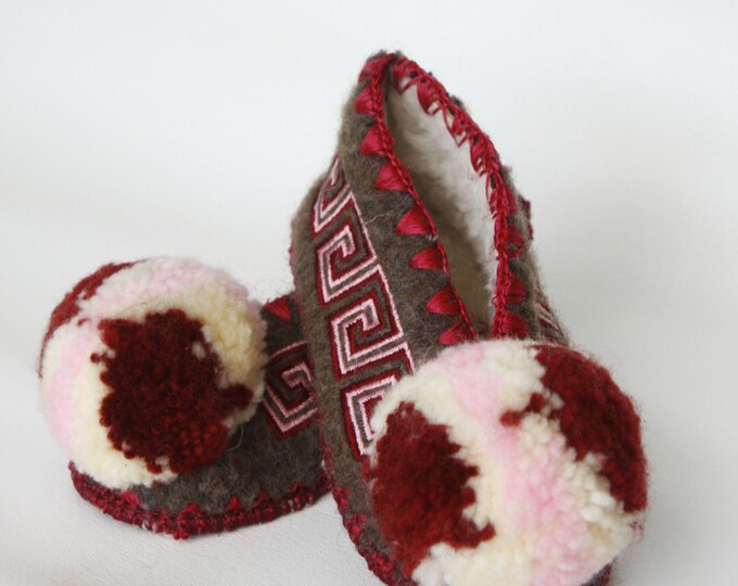 Vintage Greek Wool Pom Pom Slippers - Etsy