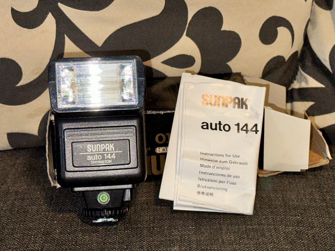 Vintage Sunpak Auto 144 Thyristor Camera Flash – New in Box - Etsy