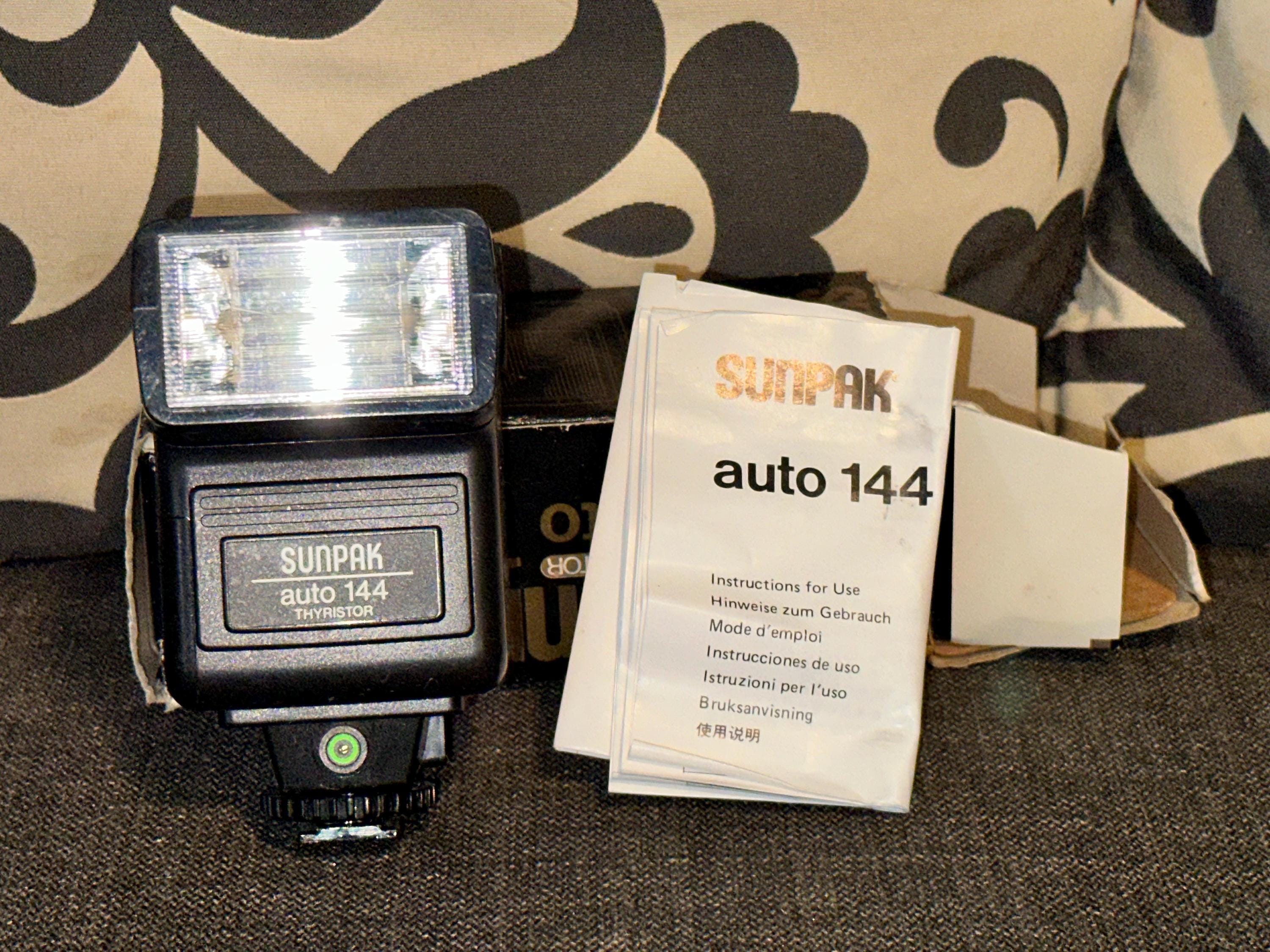 Vintage Sunpak Auto 144 Thyristor Camera Flash – New in Box - Etsy